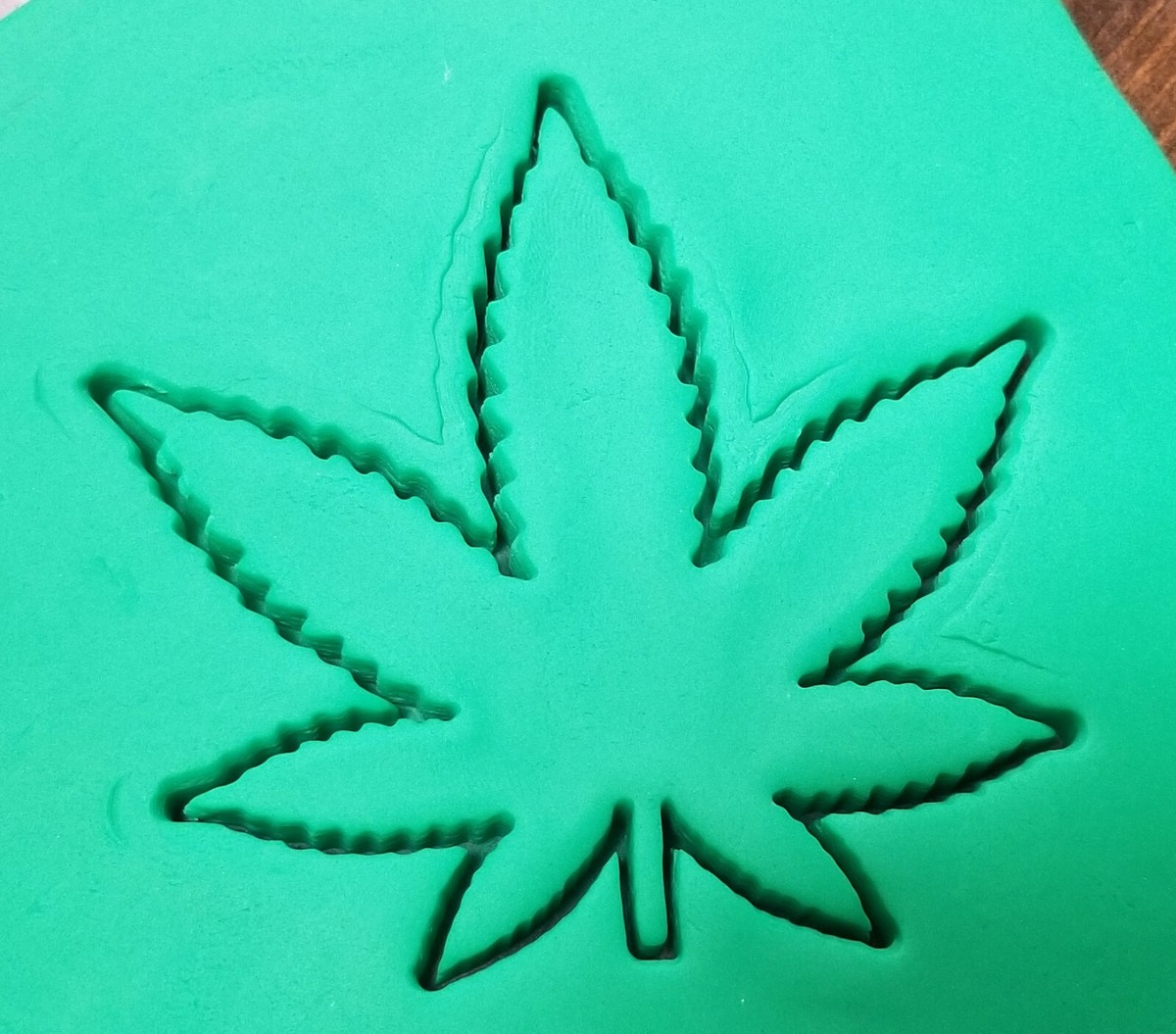 Pot Leaf Cake Pan