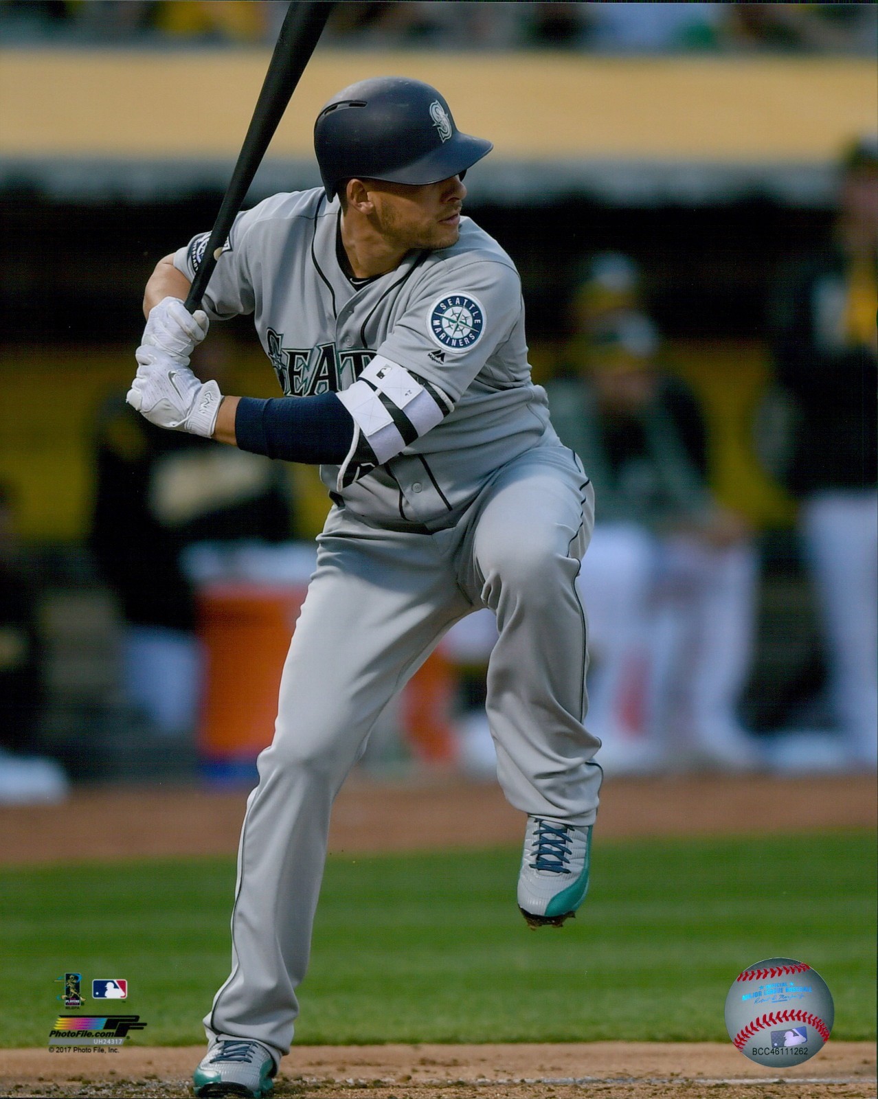 Danny Valencia Seattle Mariners Unsigned Licensed MLB 8x10 Matte Photo ...