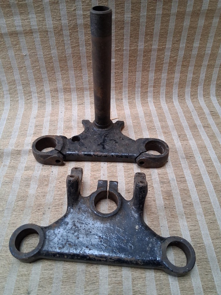 VINTAGE MOTORBIKE FORK YOKES - 57 5028 ? - AJS / MATCHLESS - TRIUMPH ...
