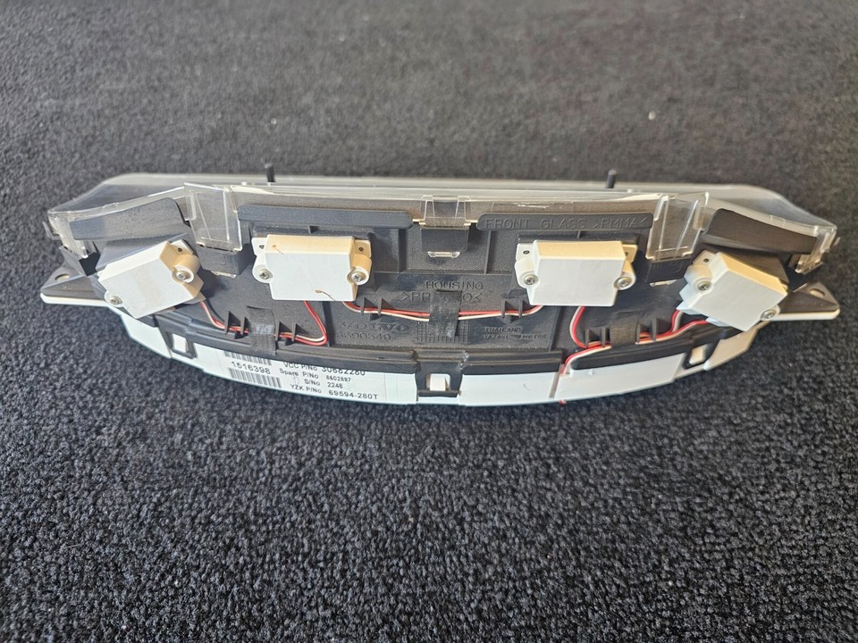 05-06 Volvo S60R V70R Instrument Cluster Speedometer 8602897 Blue ...