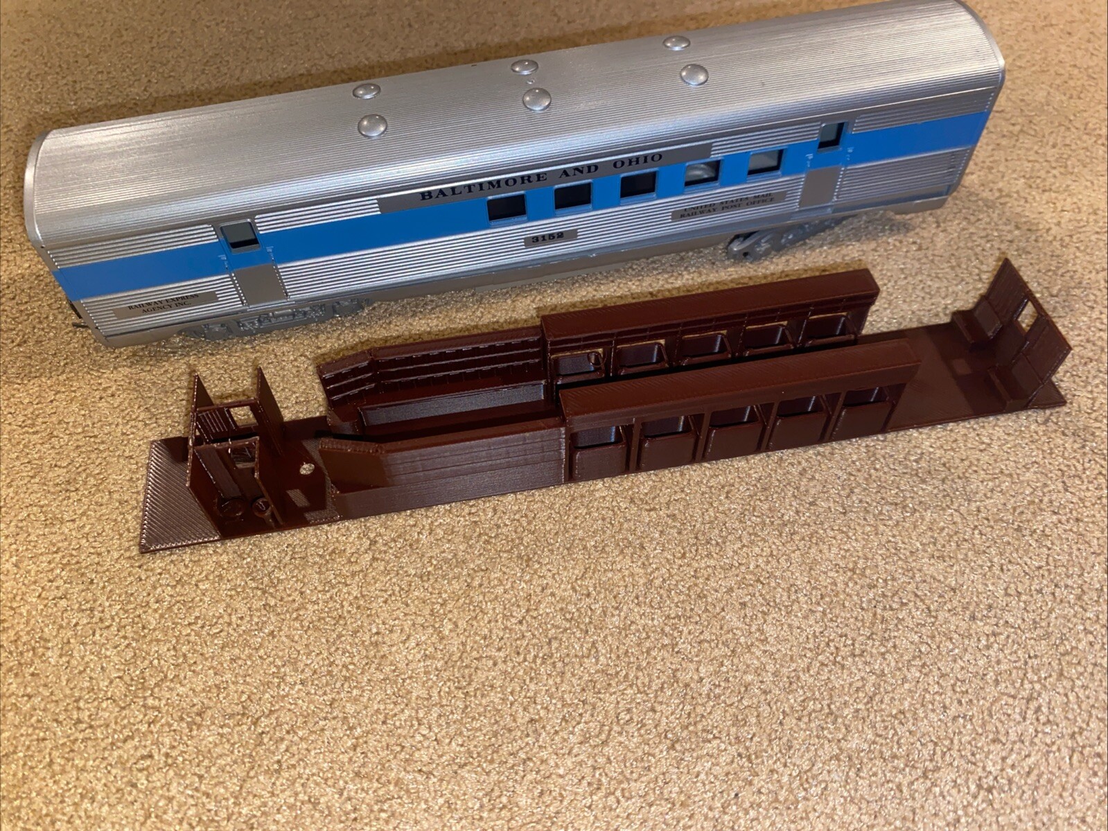 HO Model Train Streamliner RPO Car Interior Brown Fits Athearn | eBay