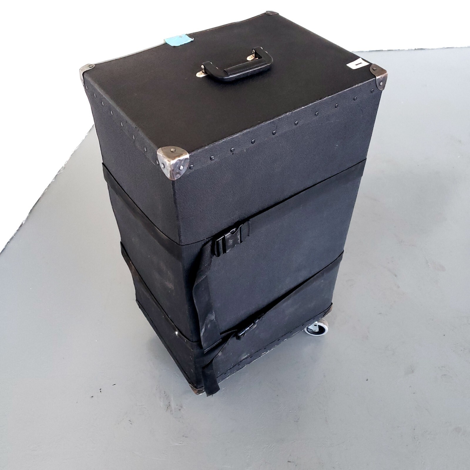 LARGE HARD PLASTIC SALESMAN SAMPLE CASE ON WHEELS 14" DEEP EXPANDABLE ...