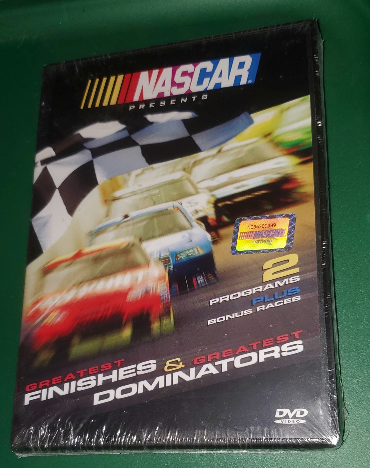 DVD NASCAR Greatest Finishes & Dominators **2009 New Sealed / Free Ship ...