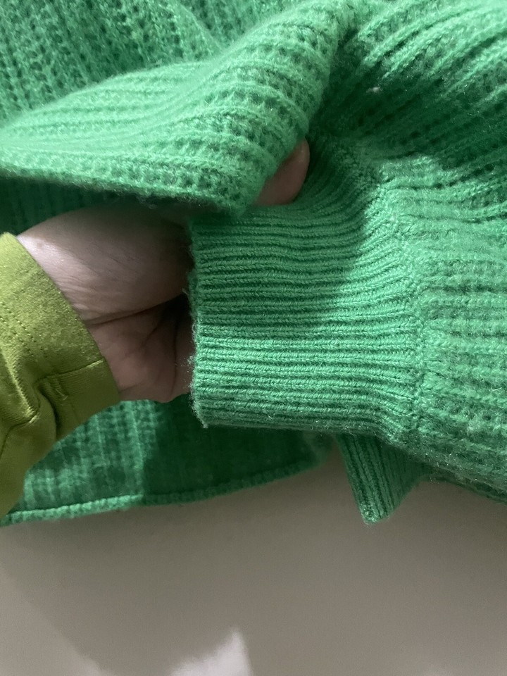 Alice + Olivia Ansley Cashmere Cropped Cashmere Sweater Kelly Green ...