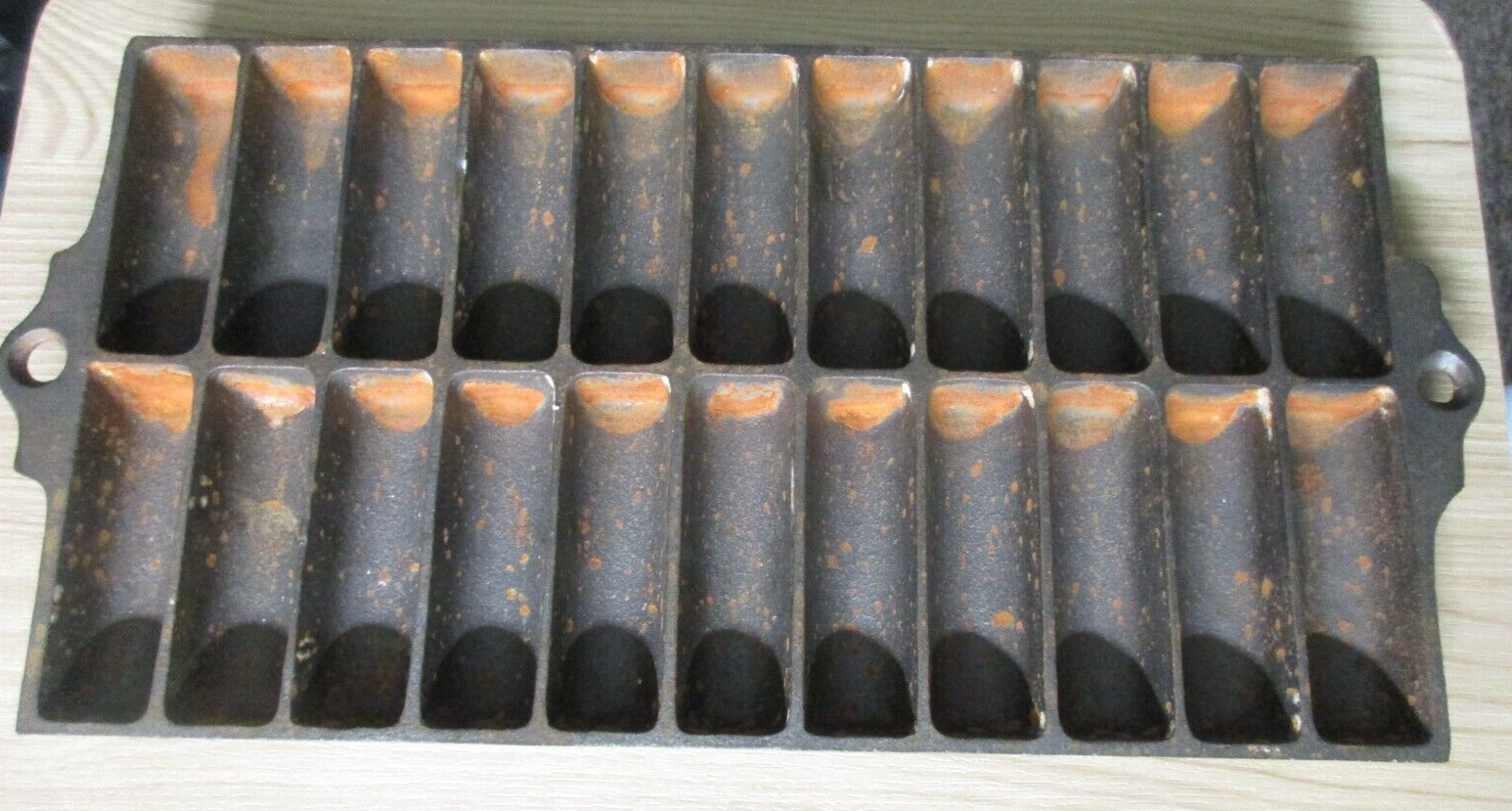 Cast Iron 22 Slot Breadstick Pan Unknown Vintage Rusty Patina Metal ...