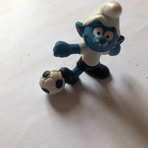 FIGURINE STROUMPH FOOTBALLEUR " PEYO " | eBay