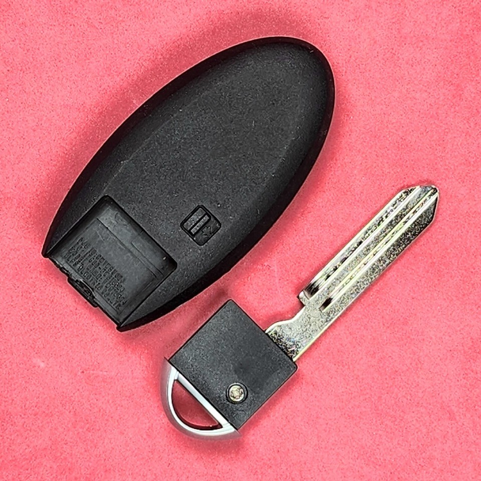 CWTWBU624 - OEM 2008 - 2015 Nissan Armada Smart Prox Key 4B Hatch with ...