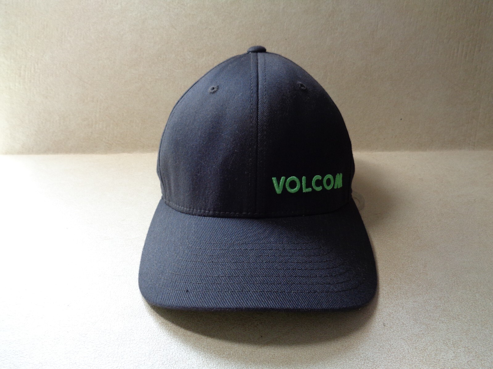 Volcom Black/Green FlexFit Baseball Cap Sz S/M Men's Stretch Logo ...