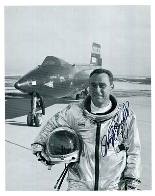 COLLECTIBLE X-15 Pilot Pete Knight facsimile printed autograph 8 X 10 ...