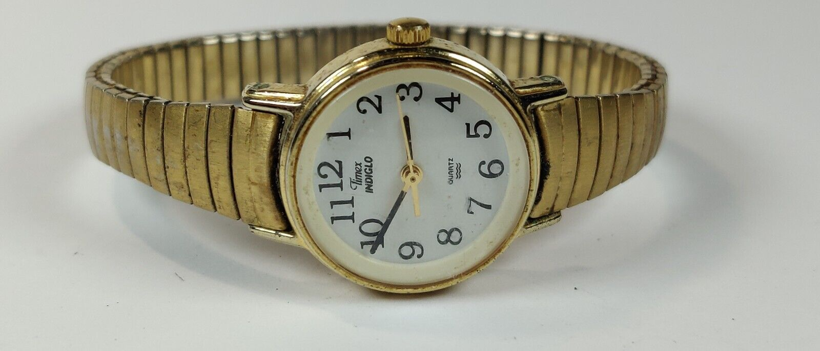 TIMEX WOMENS WATCH; WHITE FACE W/INDIGLO; EASY TO READ GOLD BAND ...
