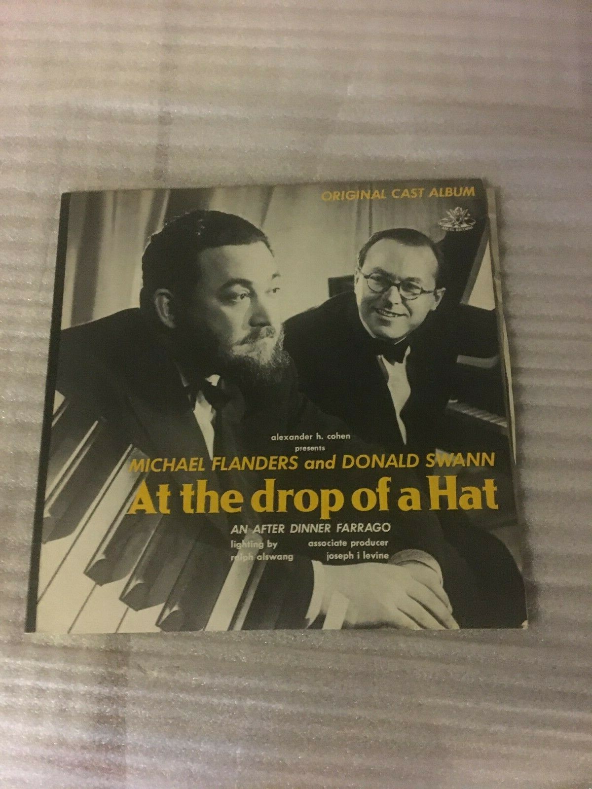 MICHAEL FLANDERS & DONALD SWANN : AT THE DROP OF THE HAT 35797 LP~Vinyl ...