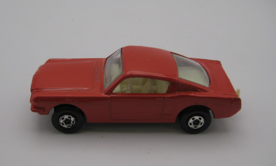 MATCHBOX #8 1965 VINTAGE LESNEY MUSTANG RED, IVORY INTERIOR PRIMO FREE ...