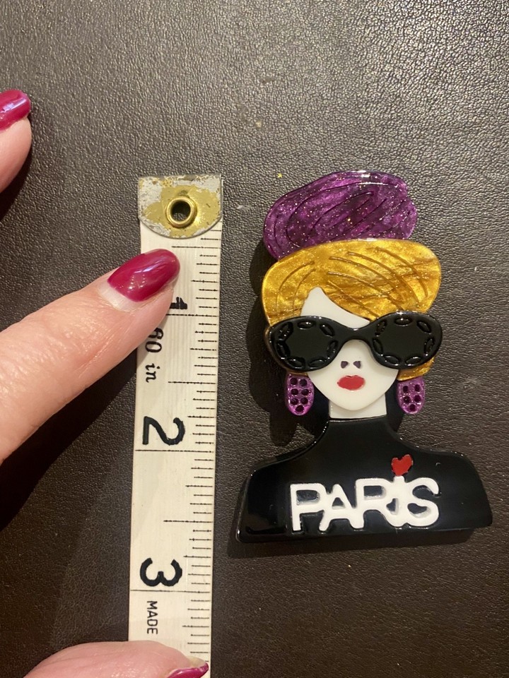 Art Deco Paris Style 2D Acrylic/Plastic Elegant Lady Brooch / Pin Retro ...