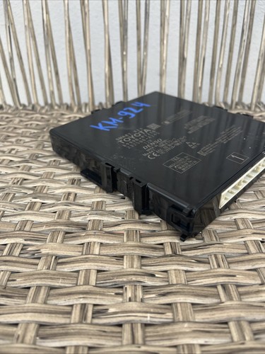 ️2016 2017 2018 Toyota Prius Smart Key Computer Control Module OEM 89990-47211 | eBay