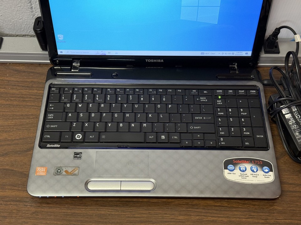 Toshiba Satellite L755d, win 10, AMD A6 1.5GHz, 4gb memory, 500gb hard ...