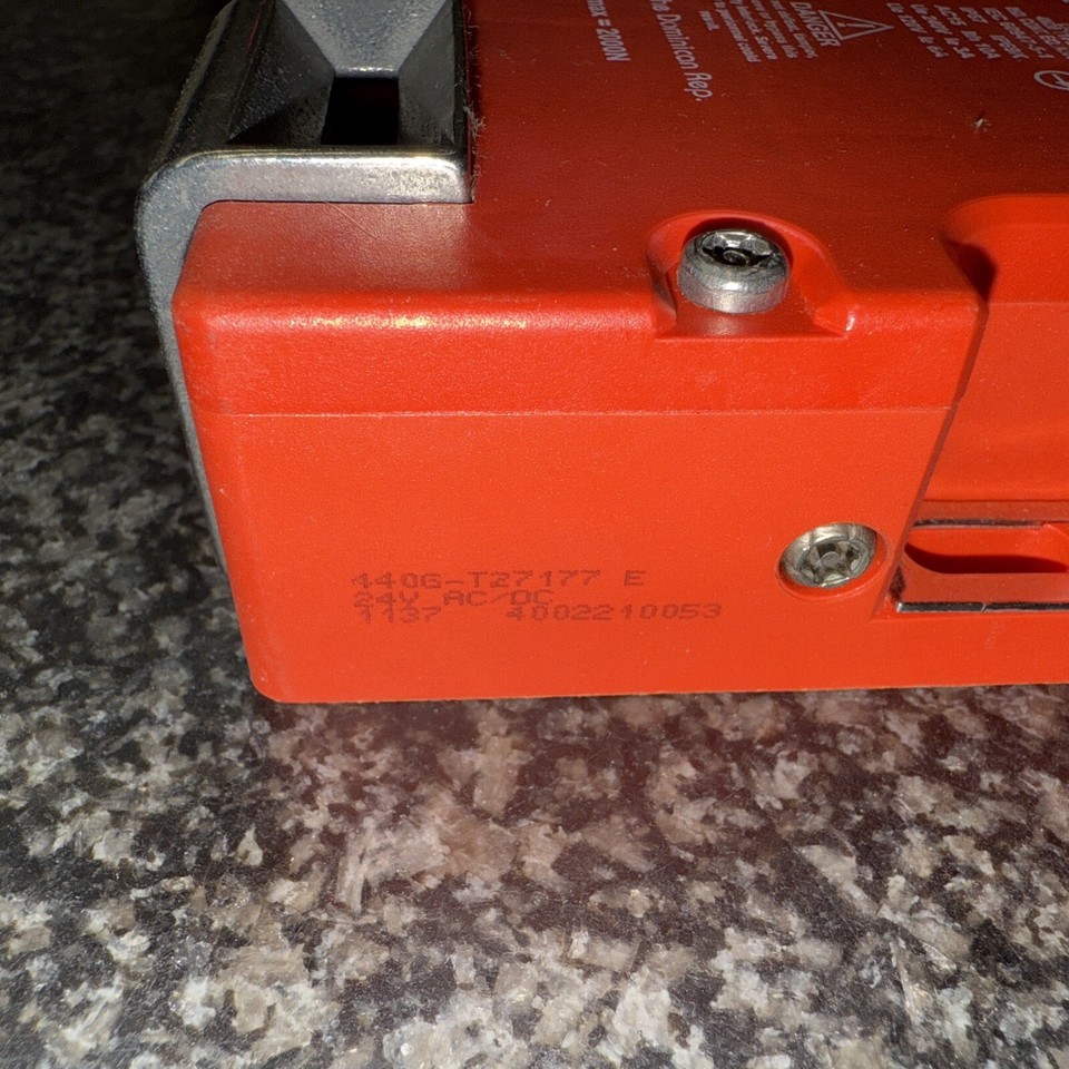 ALLEN BRADLEY 440G-T27177 E GUARD MASTER SAFETY INTERLOCK SWITCH 24V ...