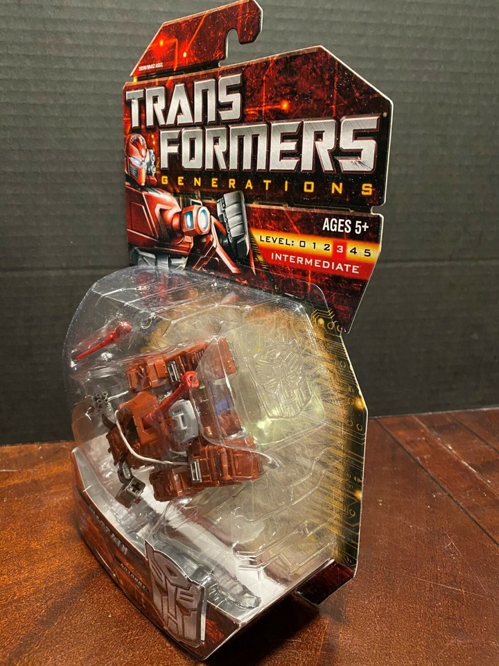 TRANSFORMERS GENERATIONS UNIVERSE CLASSICS DELUXE Autobot Warpath- NEW ...
