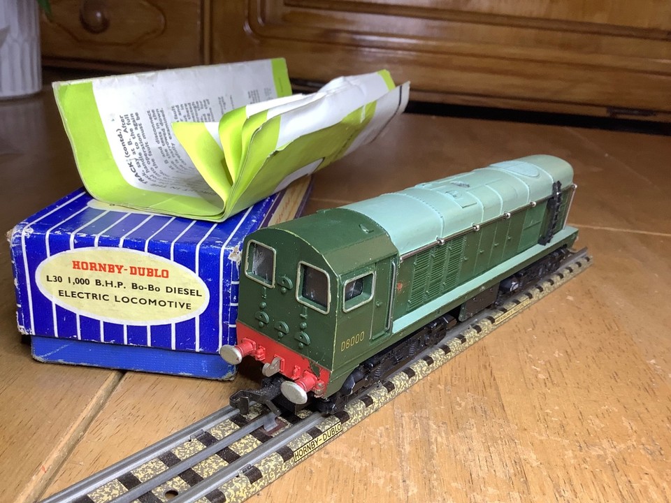 Hornby Dublo L30 3 Rail BR Class 20 Bo-Bo Diesel Locomotive D8000 ...
