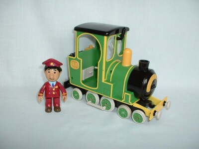 POSTMAN PAT Friction Powered GREENDALE ROCKET TRAIN & AJAY BAINS Figure ...