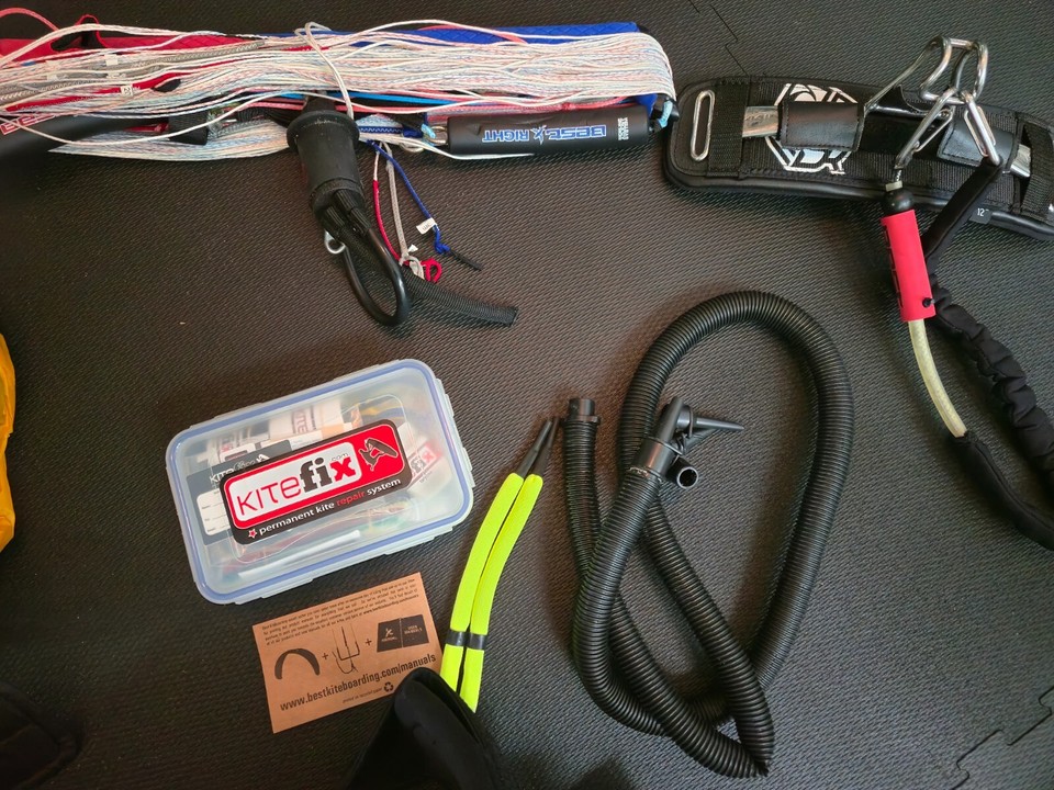 Best brand kiteboarding complete set up - Kite, belt, backpack, repair ...