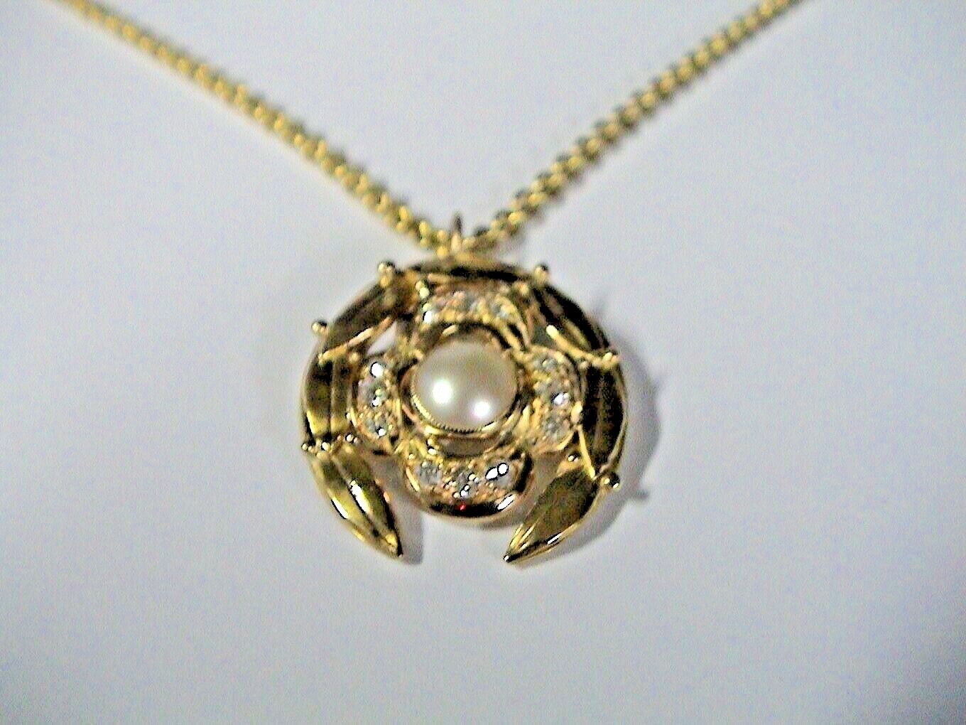 Antique 18k pin/pendant with one pearl and 12 old cut… - Gem