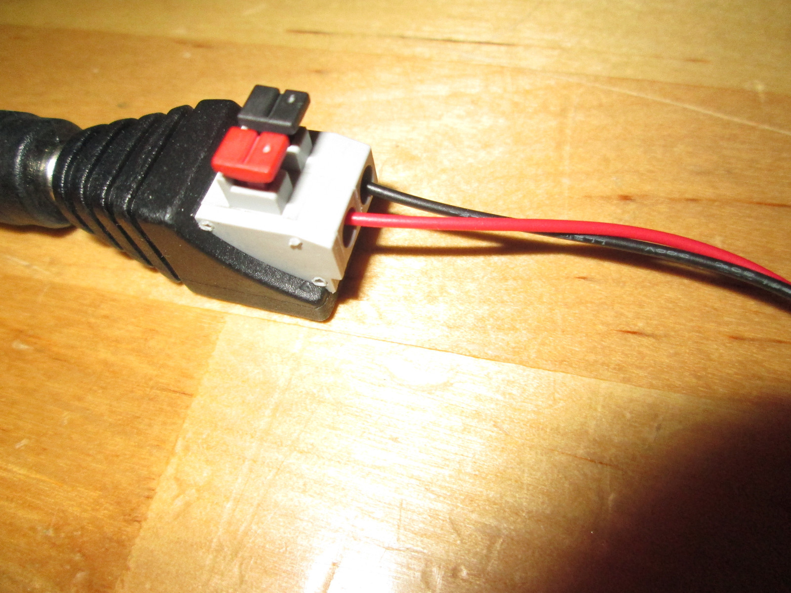 Yaesu DC Quick Connector VX-5R, VX-6R, VX-7R,VX-8R VWA-700, FT-250R | eBay