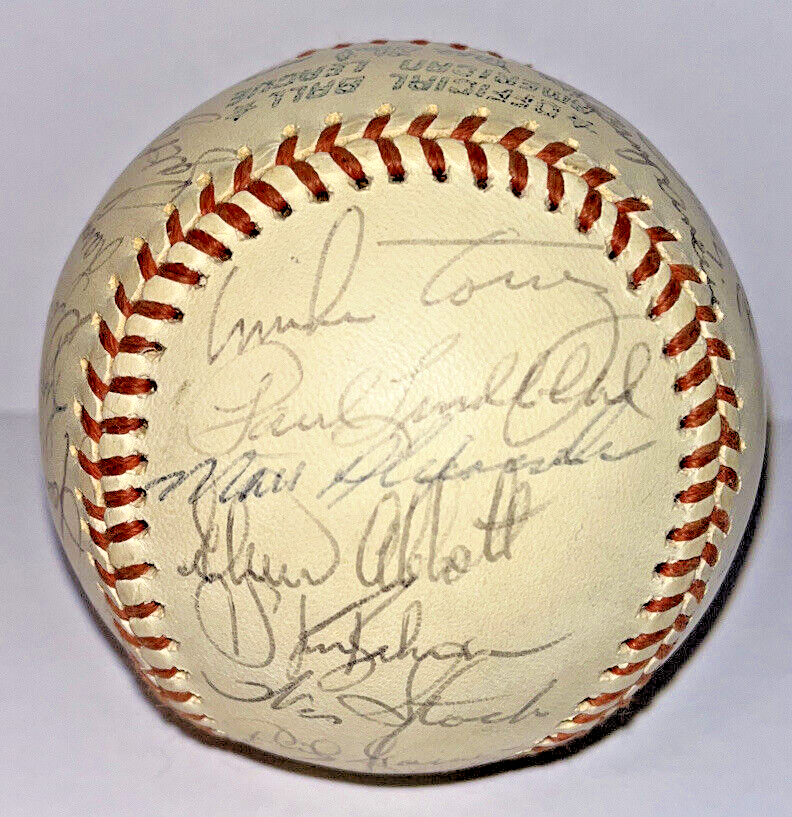 1976 Oakland A’s Team Signed Baseball,Fingers,Williams PSA/DNA 30 Autos ...