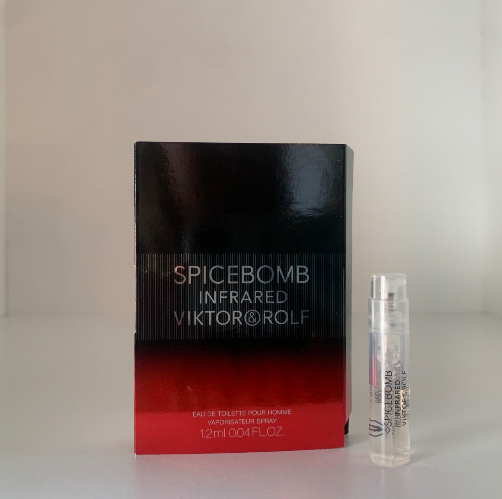 SPICEBOMB INFRARED by VIKTOR & ROLF for Men 1.2ml-0.04 EDT Spr SAMPLE ...