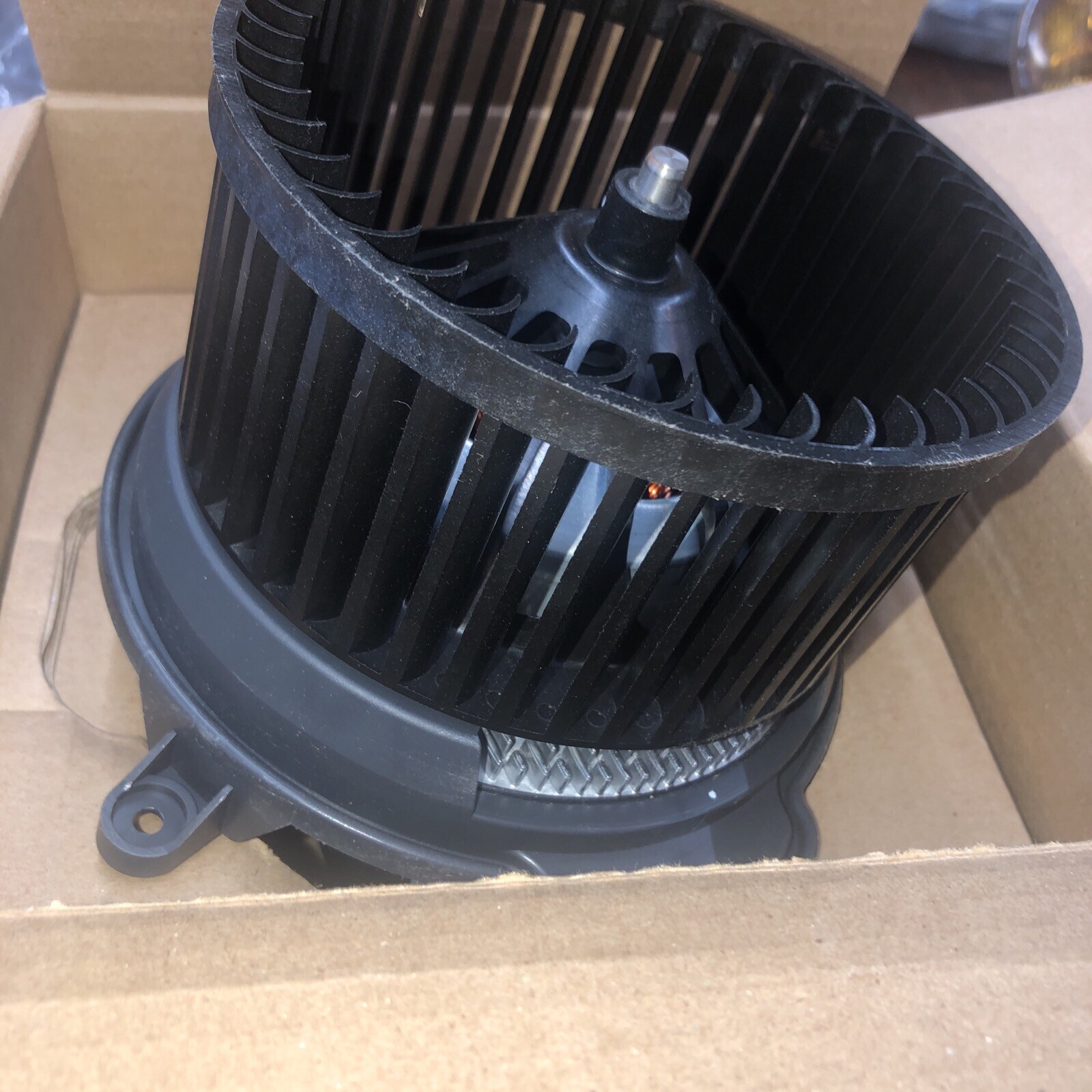 VCCT77421A2C Blower Motor (Freightliner) | eBay