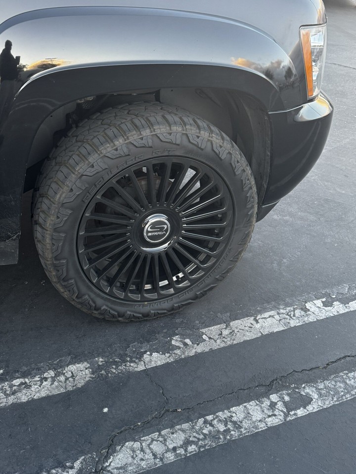 22" Strada Wheels Martello Gloss Black Floating Cap Rims | eBay