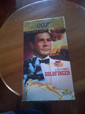 Goldfinger (1964) VHS, 1988 MGM/UA Home Video Connery Classics 007 VHS ...