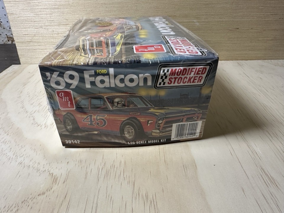 AMT 1969 '69 Ford Falcon Modified Stocker 1:25 Model Kit Vintage Series ...