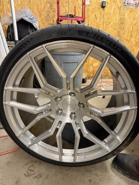Aerolarri Corvette wheels forged 2020-2025 with Michelin 325/25R21&265 ...