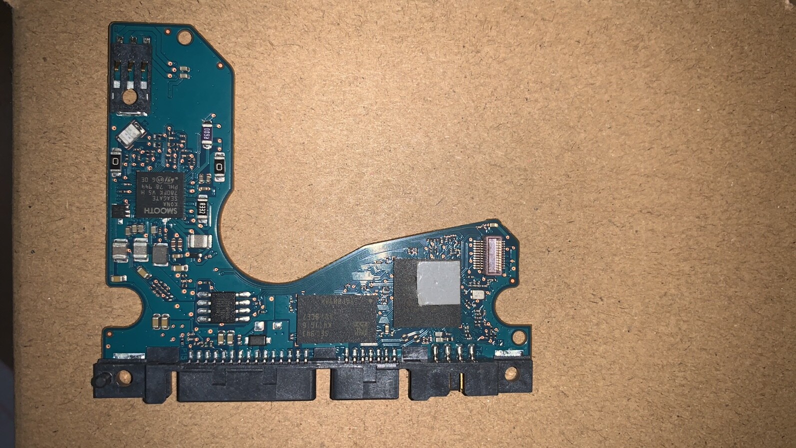 HDD PCB Board number: 100835923 REV A Hard disk board Seagate 2.5" SATA ...