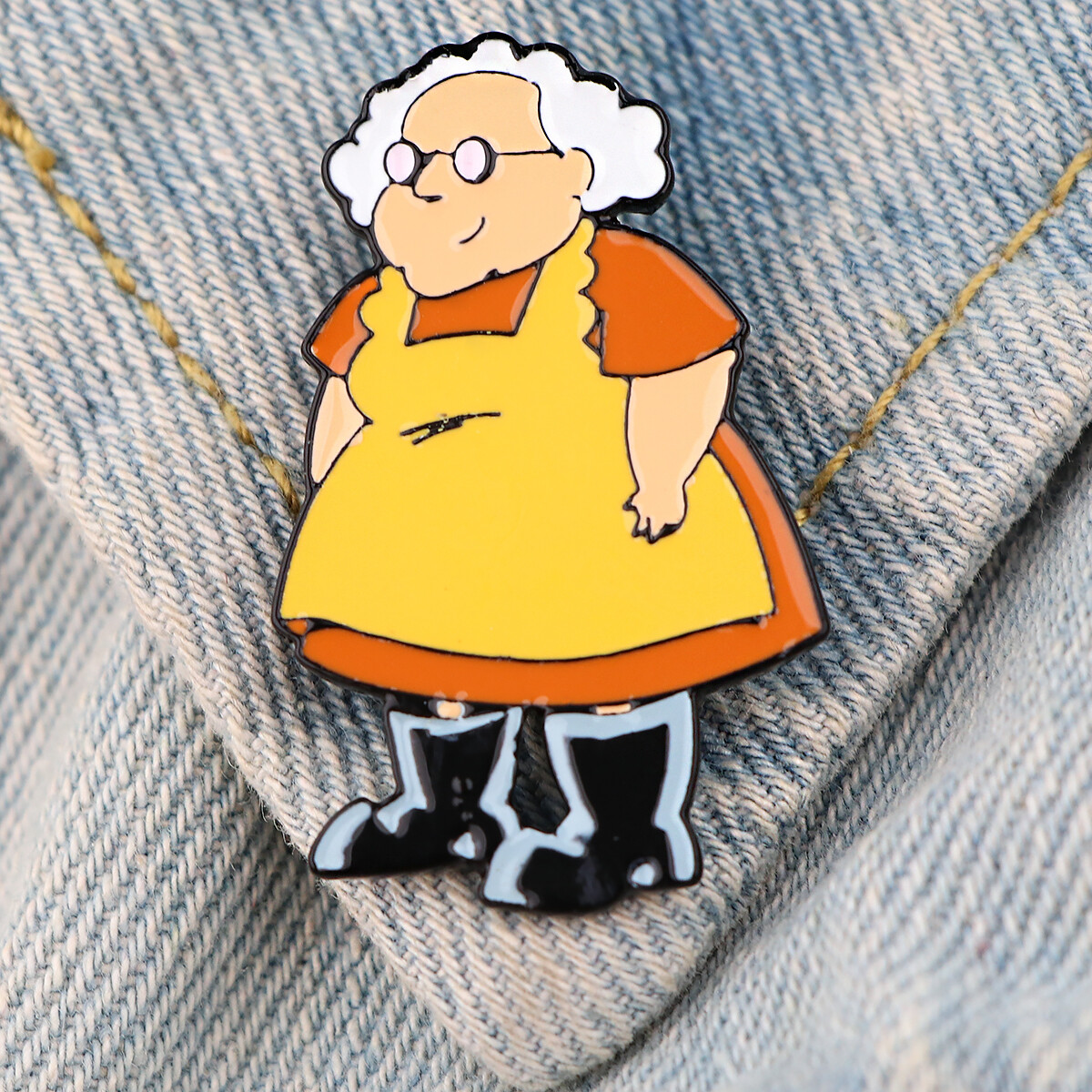 Courage The Cowardly Dog Cartoon Muriel Grandma Character Enamel Metal ...