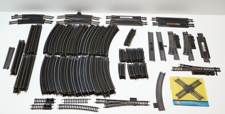 HUGE Lot of Approx. 200x Assorted Model Railroad Snap Track - HO Scale ...