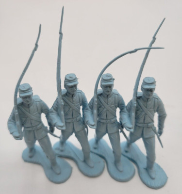 4 Vintage Marx Light Blue Battle of Blue & Gray Soldiers with Rifles ...