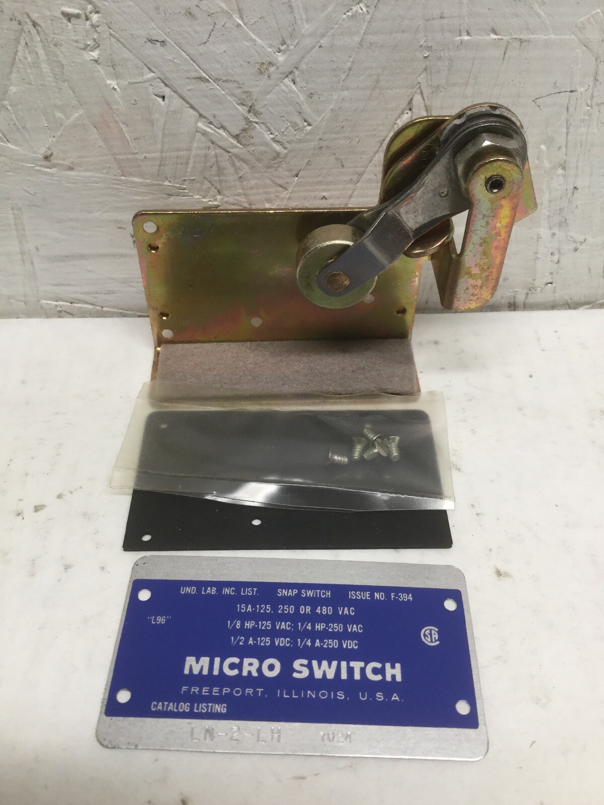 Honeywell Micro Switch Arm L96 LN-2-LH Arm, Plate & Screws Only | eBay