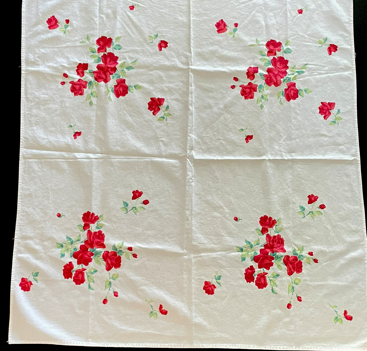 VTG Tablecloth Red Roses & Buds On Off-White Background | eBay
