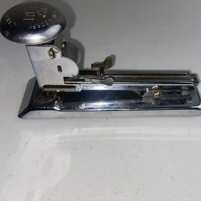 Staplers - 402 Stapler