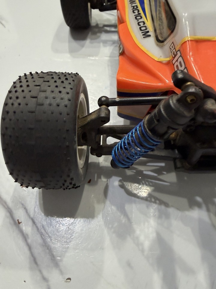 Vintage Team Associated RC18B 1/18 4wd Buggy Roller orange Body Used ...