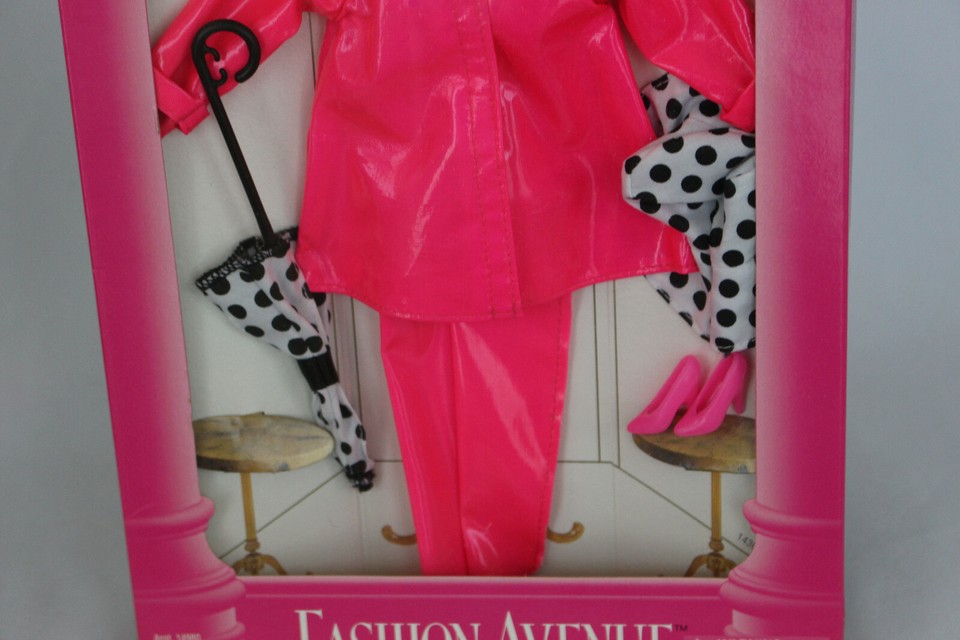 Barbie Hot Pink Rain Coat Polka Dot Umbrella Scarf Fashion Avenue 1995 ...