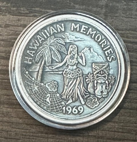 1969 HAWAIIAN MEMORIES ~ HULA GIRL & DIAMOND HEAD ~ HAWAII TOKEN COIN ...