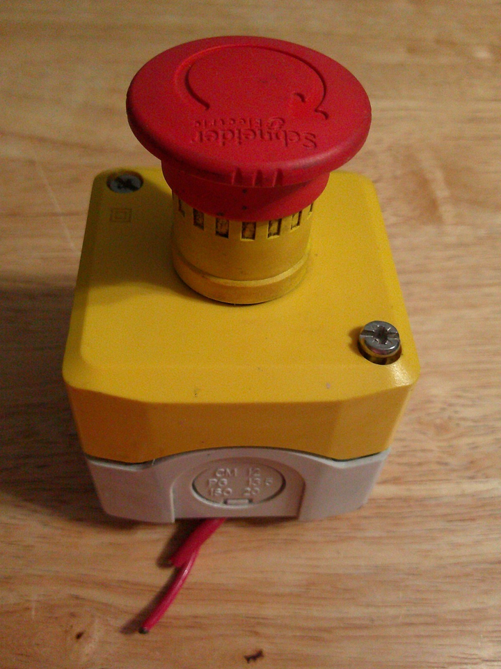 Schneider Push Twist-Release Emergency Stop Button w/ Enclosure & ZEN ...