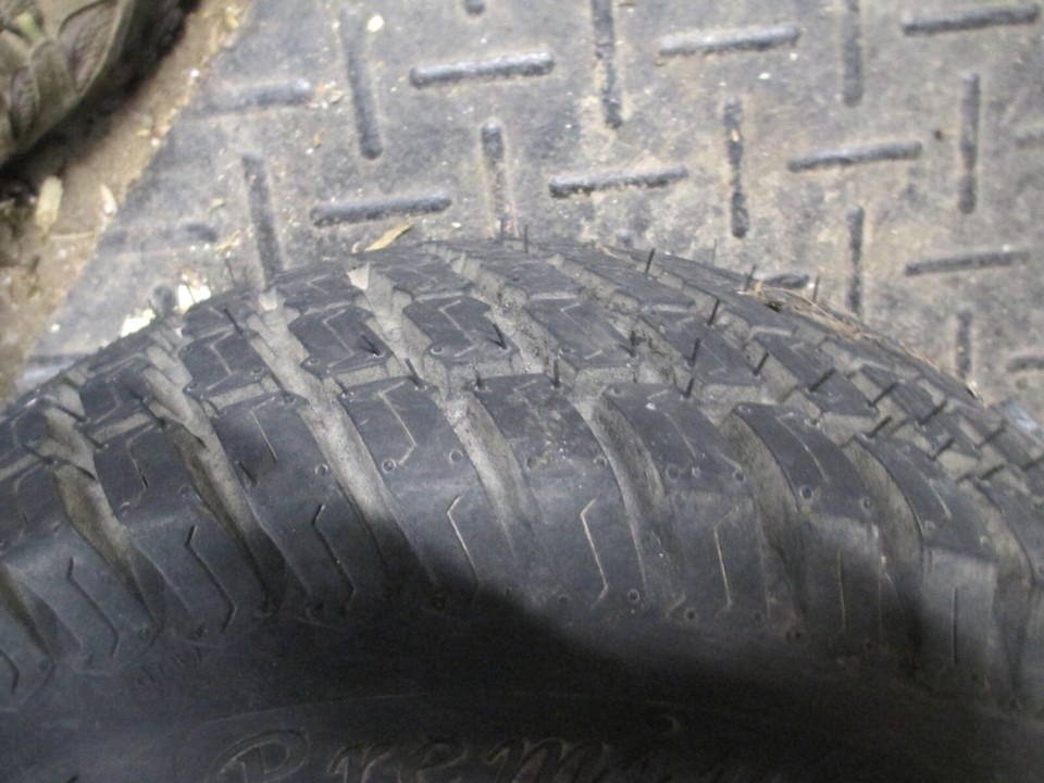 John Deere 325 345 GT235 GT262 GX335 23X10.5-12 2 Rear Turf Tire + Rims ...