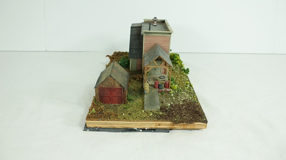 HO Scale Diorama Plumbing Supply Commercial Building Built Kit w/ Dock ...