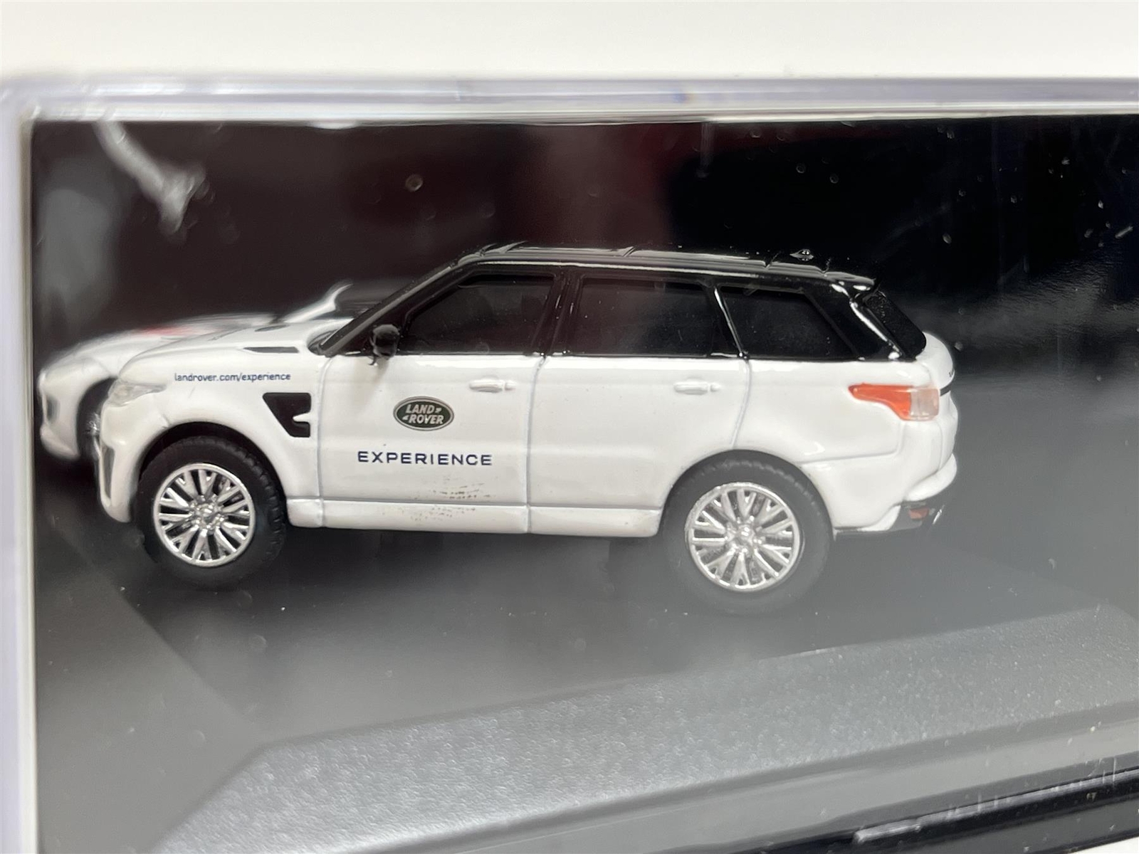 Jaguar F-Type and Range Rover Sport White 2 Car Set 1:76 Scale Oxford ...