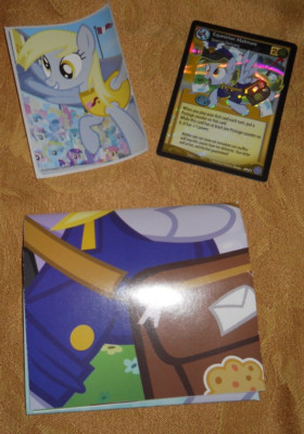 My Little Pony CCG Equestrian Mailmare Collector's Box Exclusive Items ...