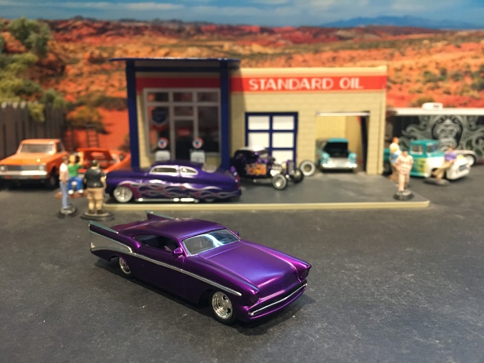 1:64 Hot Wheels LE Boyd Coddington 1957 57 Chevy Chezoom Satin Purple ...