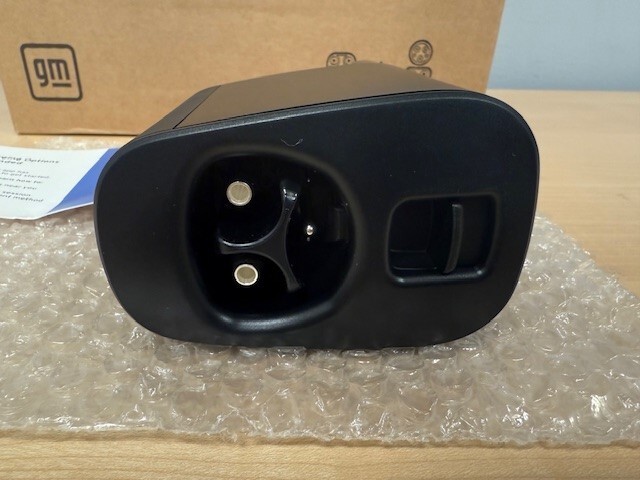 Genuine GM Accessory NACS DC Adapter Plug # 85778137 85090442 85806539 ...